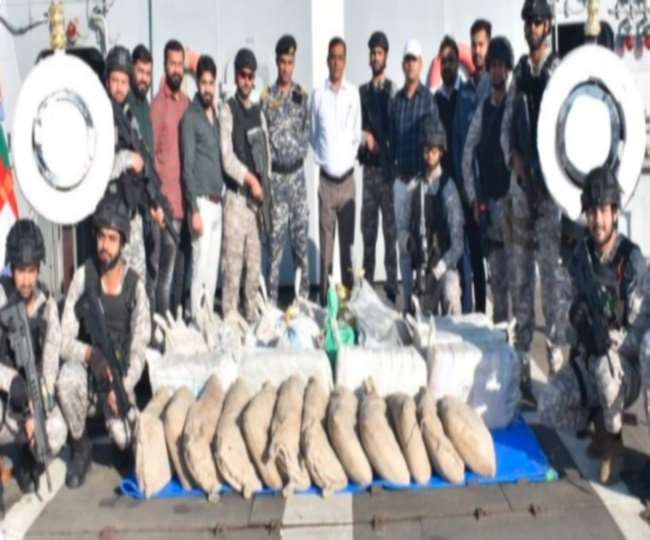 Drugs Seized गुजरात तट के करीब समुद्र में छापेमारी 760 किलो ड्रग्स