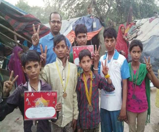 Talent in Slums: उपेक्षा की जमीं पर बहाया मेहनत का पसीना, डांस से लेकर ...