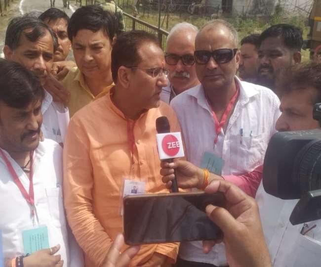 धर्मेंद्र भारद्वाज को विरासत में नहीं मिली राजनीति, ऐसे तय किया पंचायत ...