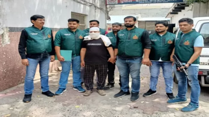Delhi: गैंगस्टर दीपक बॉक्सर की फर्जी दस्तावेजों से पासपोर्ट बनवाने में ...