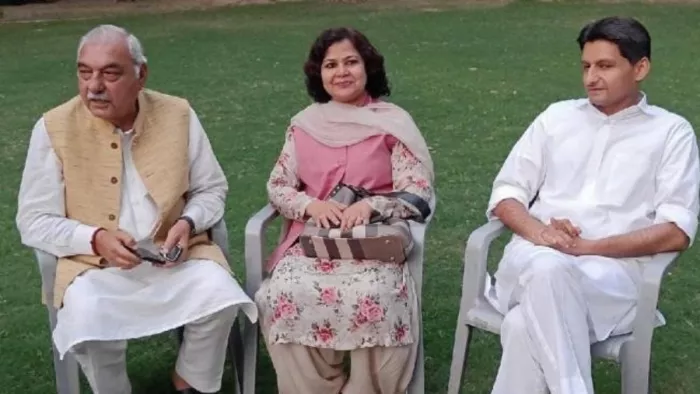 Delhi Politics: बड़े नेताओं से मिलवाने के नाम पर ऐंठे 10 लाख रुपये ...