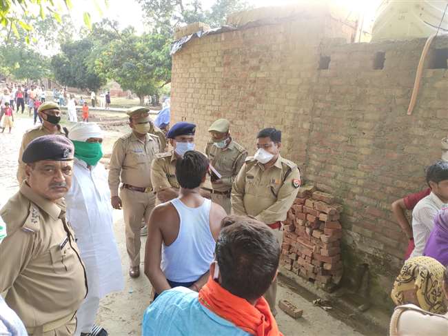 बदायूं में दो पक्षों में संघर्ष, भाजपा नेता की गई जान, पथराव में कई ...