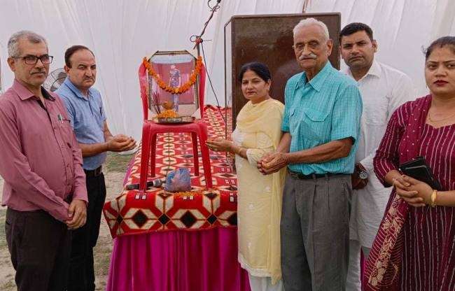 नम आंखों से शौर्य चक्र विजेता रकवाल को दी श्रद्धांजलि - Shaurya Chakra ...