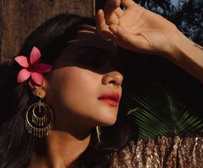 'CID' की 'इंस्पेक्टर' की बाथटब तस्वीर हुई वायरल, जंगल के बीच एक्ट्रेस ...