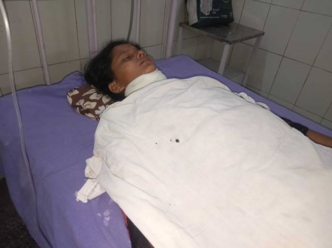 घर में खेल रही किशोरी को जलाने का प्रयास - घर में खेल रही किशोरी को ...
