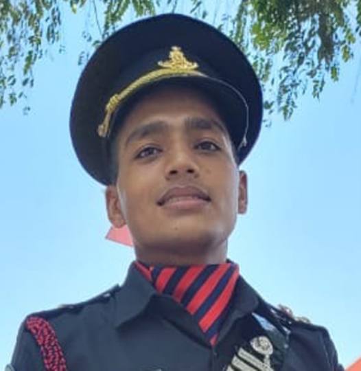 पिथौरागढ़ नगर के देवेश ने बढ़ाया जिले का गौरव, सेना में बने अफसर ...