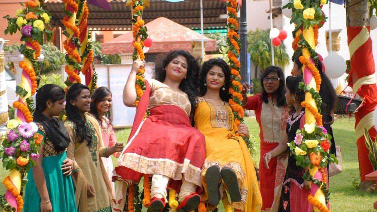 Jharkhand News कोल्हान के गांवों में सुनाई दे रही सुंदर रजो गीतों की ...