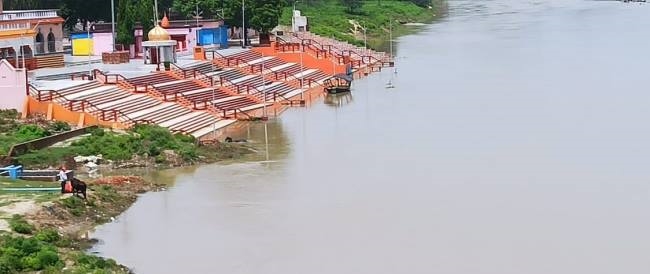 सई नदी का जलस्तर स्थिर, मगर किनारे रहने वालों में दहशत कायम - The water ...