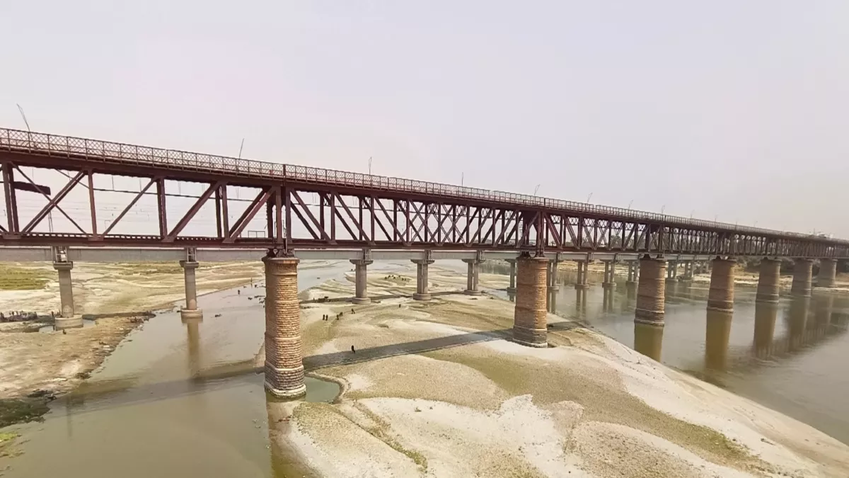 अंग्रेजों के जमाने का Curzon Bridge आठ करोड़ में बिका, प्रयागराज का 117 ...