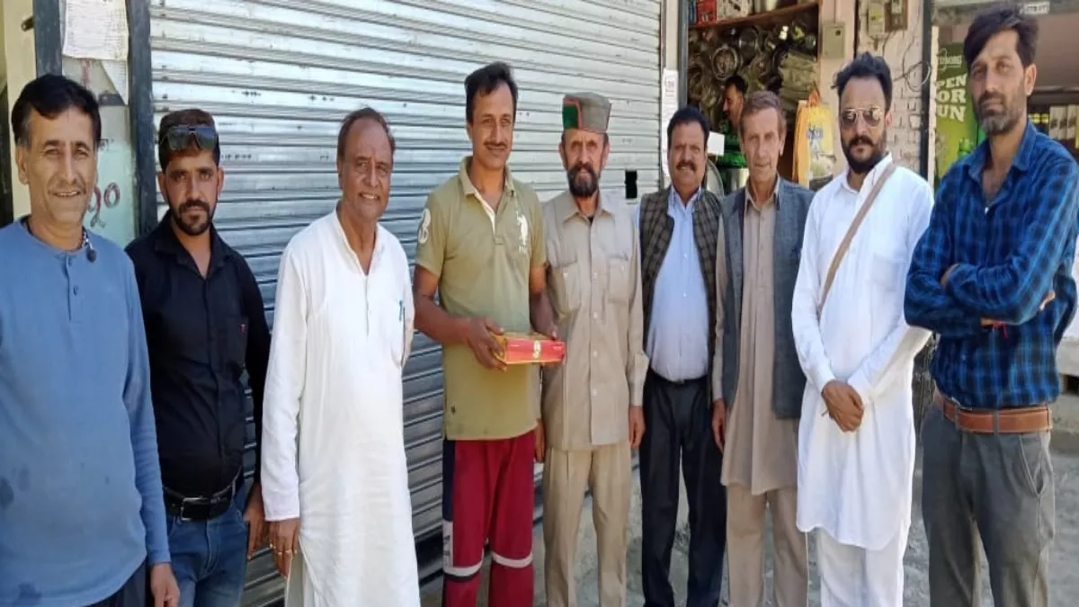 गंगू राम मुसाफिर बोले - पझौता में ज्यादातर संपर्क मार्ग बंद, फसलें ...