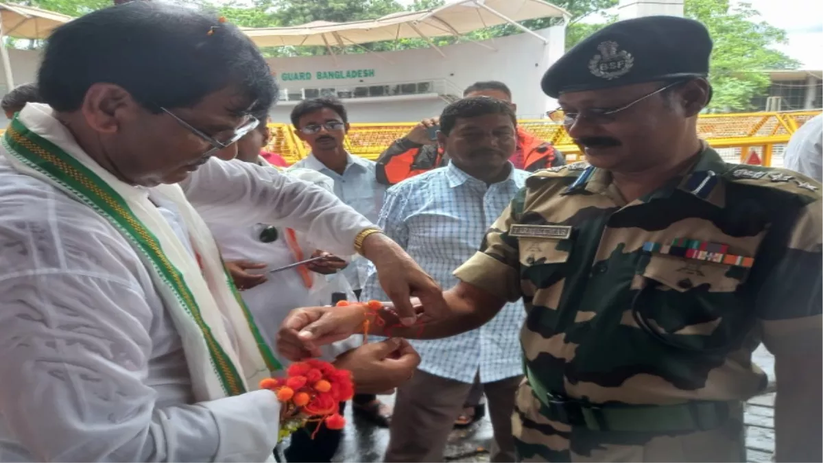 बीएसएफ ने आइसीपी पेट्रापोल में स्थानीय लोगों और बीजीबी के साथ मनाया ...