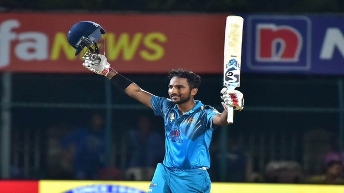 वर्षा से बाधित मैच में जमकर बरसे रन, 47 गेंदों पर शतक लगाकर इस बल्लेबाज ...