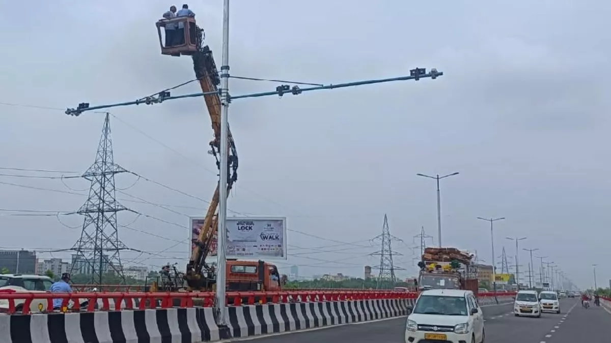 Delhi-NCR में एंट्री करने वाले हो जाएं सावधान, एलिवेटेड रोड पर CCTV से ...