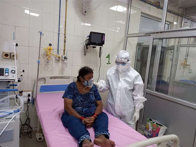 Coronavirus Prayagraj News : जनपद का पहला HDU वार्ड एसआरएन अस्‍पताल में ...