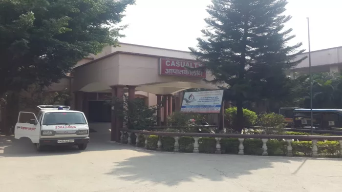 Udham Singh Nagar जिला अस्पताल में बिजली गुल होने पर गर्भवती को ...