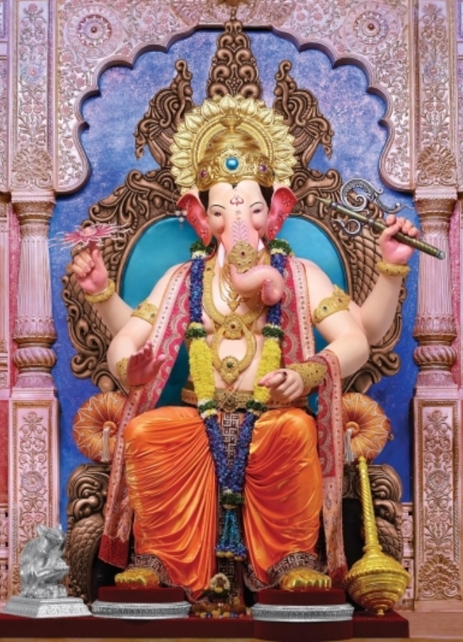 अगले बरस जल्दी आने का वादा कर विदा हुए Lalbaugcha Raja, तस्वीरों में ...