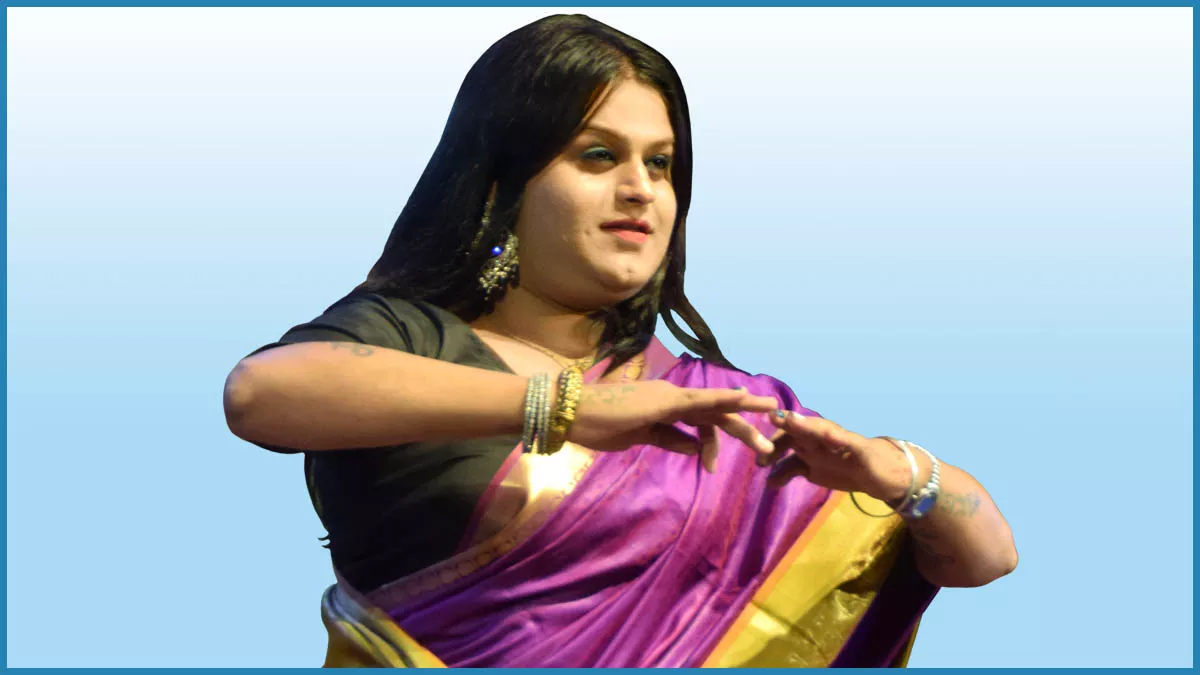 पहली ट्रांसजेंडर कलाकार देविका देवेंद्र एस मंगलामुखी की संघर्ष भरी ...