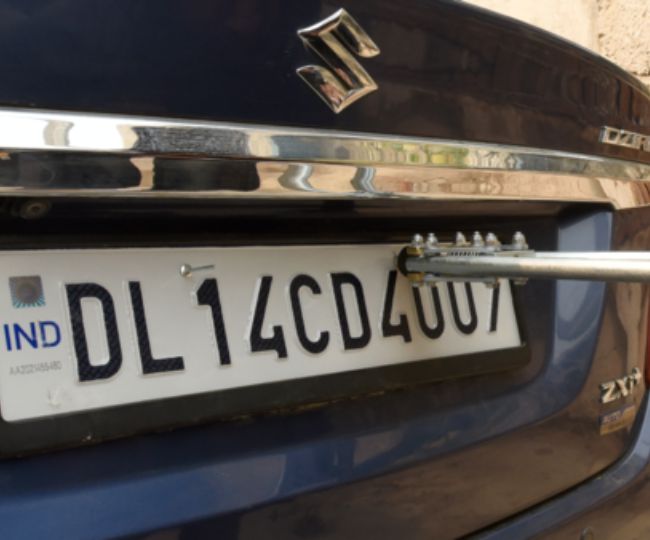 गाड़ी के नंबर प्लेट टूट जाने या चोरी होने पर क्या करें? इन स्टेप को ...