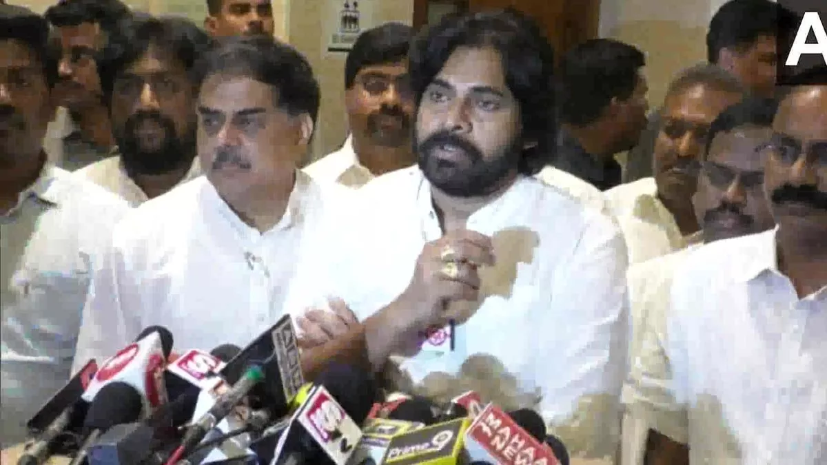 Modi-Pawan Meet: अभिनेता पवन कल्याण ने पीएम मोदी से की मुलाकात, आंध्र ...