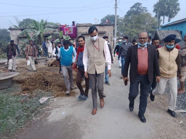 सकरा व मुशहरी में योजनाओं का केंद्रीय टीम ने लिया जायजा - central team ...