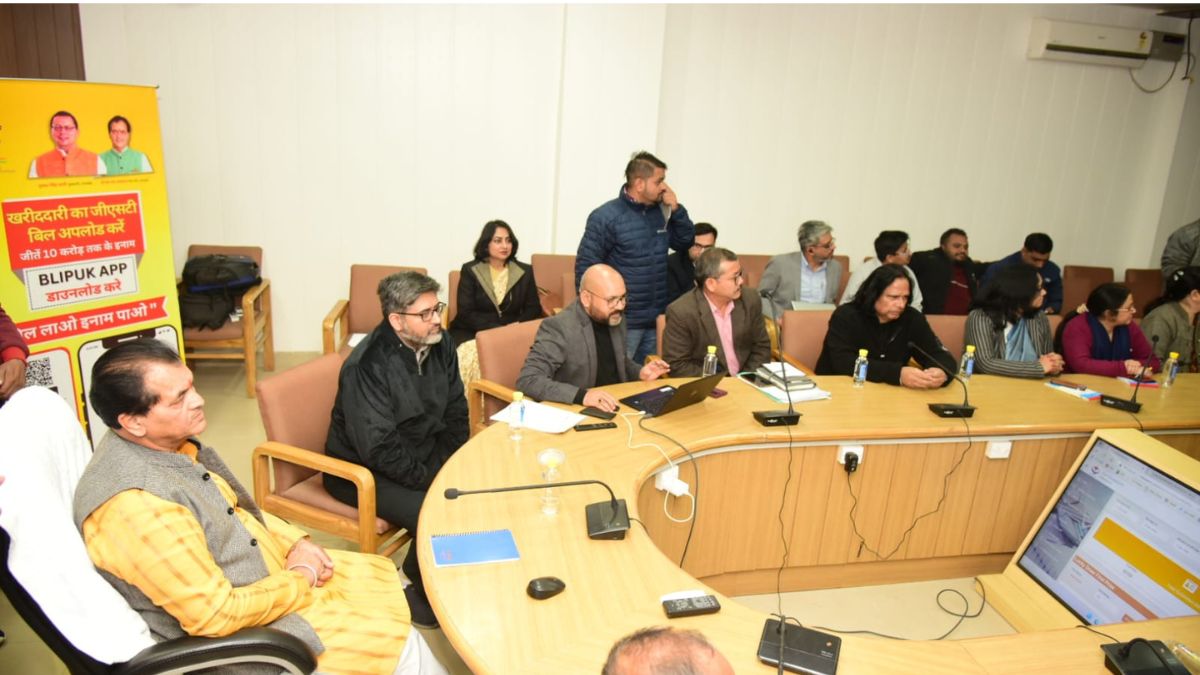 Dehradun: जिन ग्राहकों ने खरीददारी के बाद मांगे थे बिल, वित्‍त मंंत्री ...