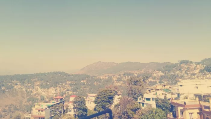 Almora Weather: पहाड़ पर बर्फबारी से सुबह-शाम बढ़ी ठिठुरन, दिन में धूप ...