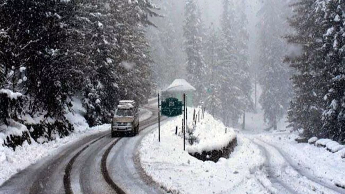 Himachal Weather हर दिन गिर रहा पारा बढ़ रही ठंडहिमाचल में आज बारिश बर्फबारी के आसार पढ़ें