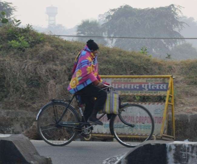 Dhanbad Weather Forecast: 17 से लुढ़ककर 8 पर पहुंचा न्यूनतम पारा, मक्रर ...