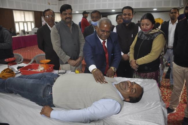 एसडी पीजी कॉलेज में मेगा शिविर लोगों ने किया रक्तदान - Mega camp at SD ...