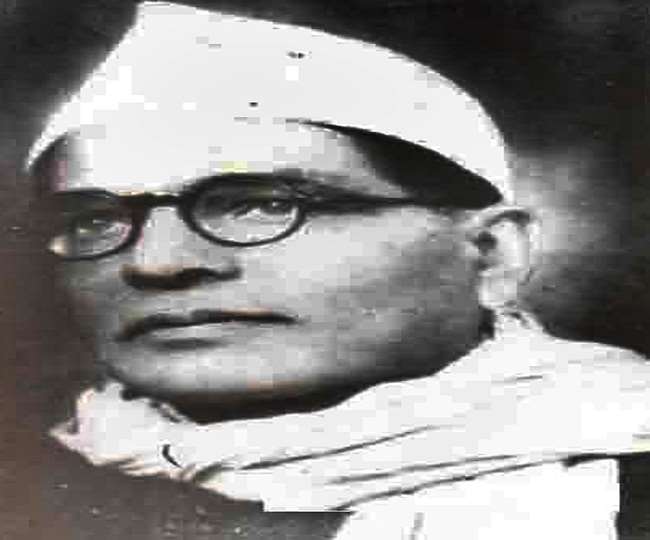 Non violent movement gave Pandit Badridutt Pandey the title of Kumaon ...