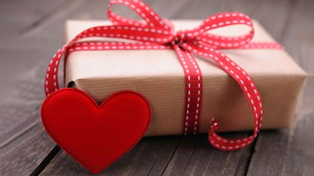 Valentine Gift Idea: अपने पार्टनर को गिफ्ट करें ये स्मार्ट गैजेट्स, कम ...