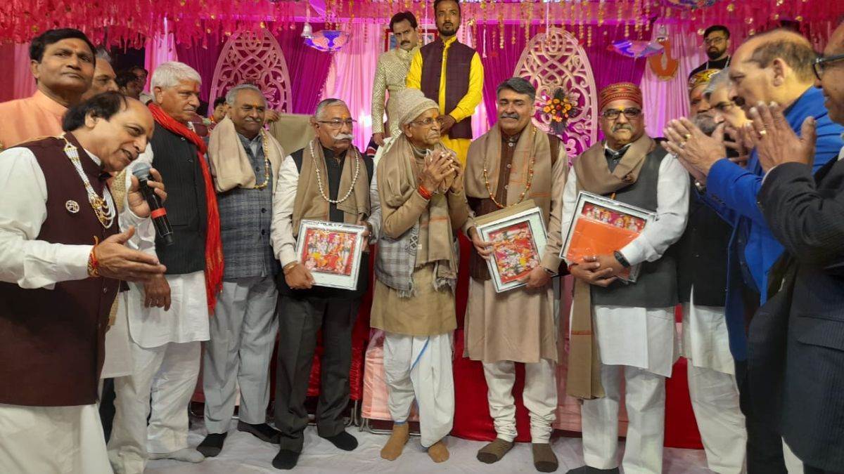 Delhi: हिंदू धर्म से गए बंधुओं को वापस लाने के लिए VHP की हुई स्थापना ...