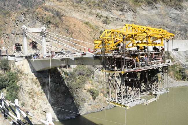 पर्यटकों को लुभाएगा हवा में झूलता पुल, हणोगी-खोलानाल के बीच ब्‍यास नदी ...