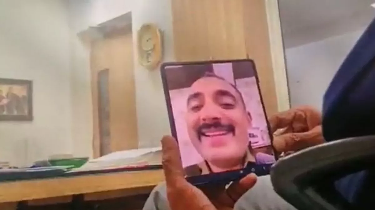 क्या बदलेगी बुलडोजर की दिशा घूस लेते Ips अफसर का Video शेयर कर