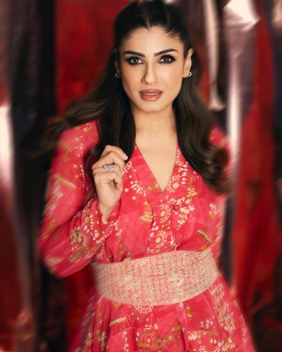 एक रुपए लेकर बस में सवार हुईं थी Raveena Tandon, मशहूर फैमिली से होने ...