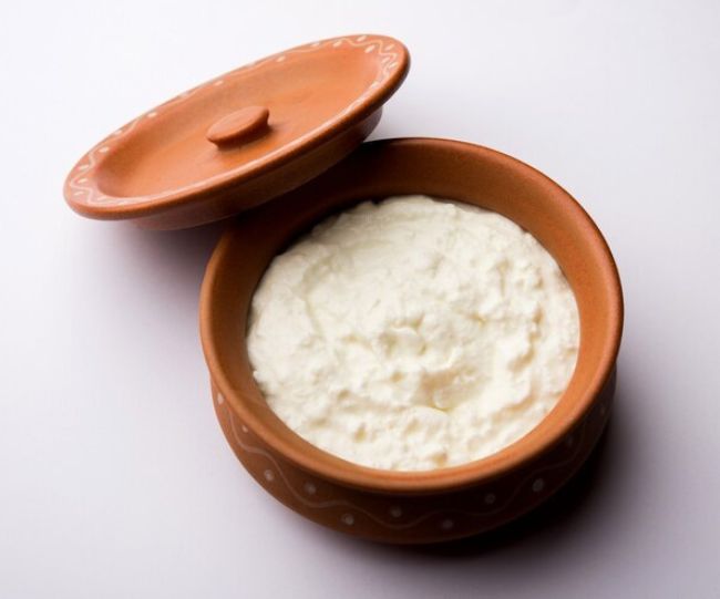 दही में चीनी मिलाएं या नमक, गर्मियों में किस तरह इसे खाना है ज्यादा ...