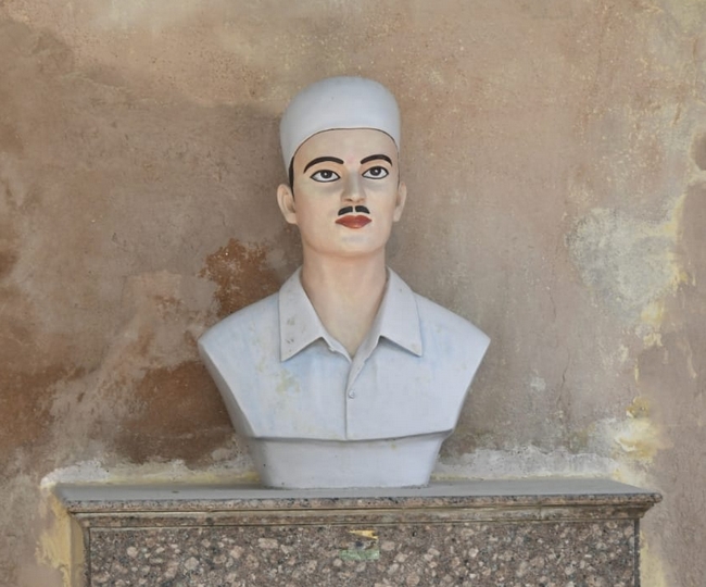 लुधियाना में बलिदानी सुखदेव के पुश्तैनी घर को चूहों ने किया खोखला, कभी ...