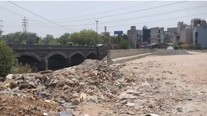 Delhi News: आगरा नहर पर नया पुल बनकर तैयार, कालिंदी कुंज-फरीदाबाद रोड ...