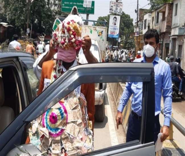 Rampur DM : बिना मास्क निकले दूल्हे को डीएम ने सिखाया सबक, जुर्माना ...