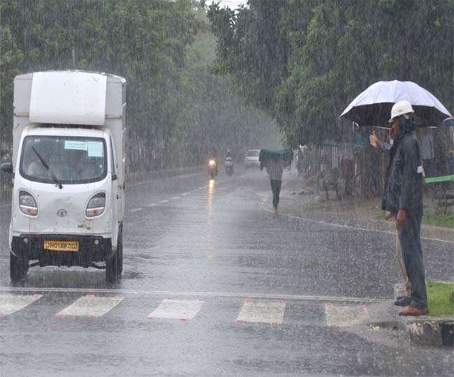 Dhanbad Weather Forecast: आसमान में ढोल-नगाड़े के साथ बरस रहा मानसून ...