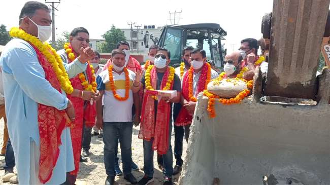 Development Work केरन राधा स्वामी सत्संग घर के नजदीक पुली का निर्माण ...