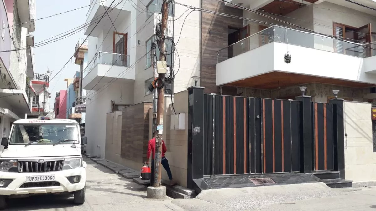 Ed Raid In Bijnor: उत्तराखंड पेपर लीक मामले में आरोपित के घर पहुंची टीम, पत्नी से पूछताछ, बैंक ...