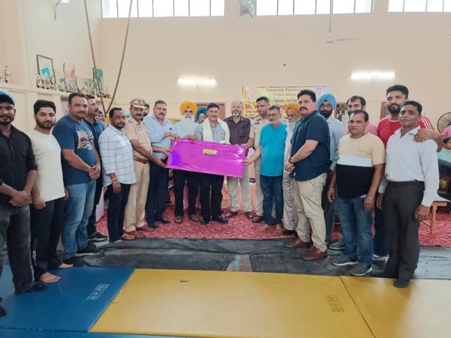 वरिदर संधू का एसएसपी विजीलेंस बनने के बाद जूडो सेंटर पहुंचने पर किया ...