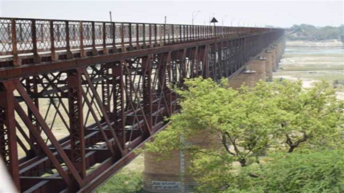 Curzon Bridge: अभियांत्रिकी कौशल का बेजोड़ नमूना कर्जन पुल, 117 वर्ष ...