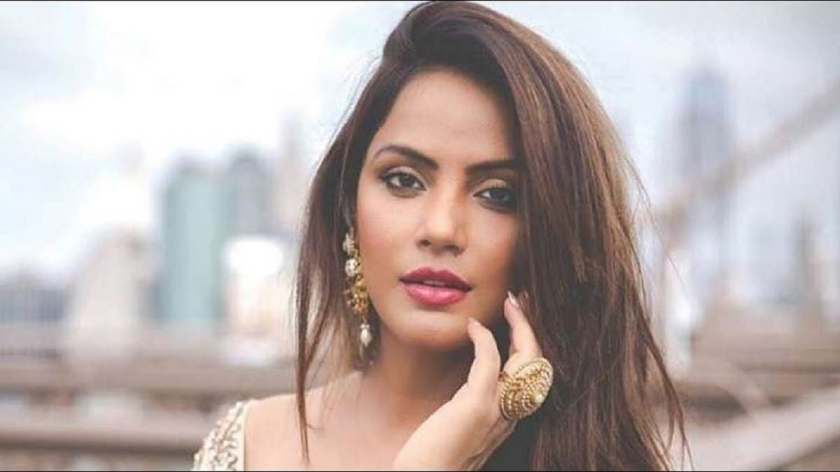 Neetu Chandra Salaried Wife: नीतू चंद्रा का दावा, बिजनेसमैन 25 लाख रुपए ...