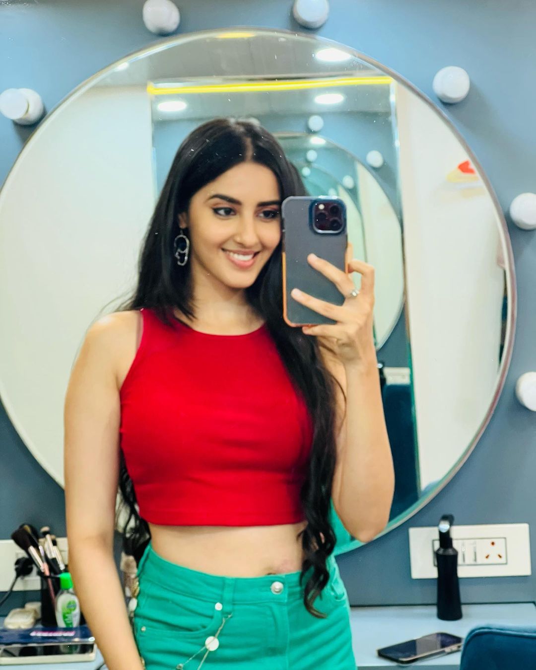 Gadar 2: कौन हैं सिमरत कौर, जिनके बोल्ड वीडियो से मचे बवाल पर अमीषा ...