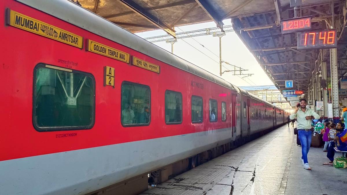 Frontier Mail थी बिट्रिश काल की सबसे लग्जरी गाड़ी, ठंडा रखने को फ्लोर ...