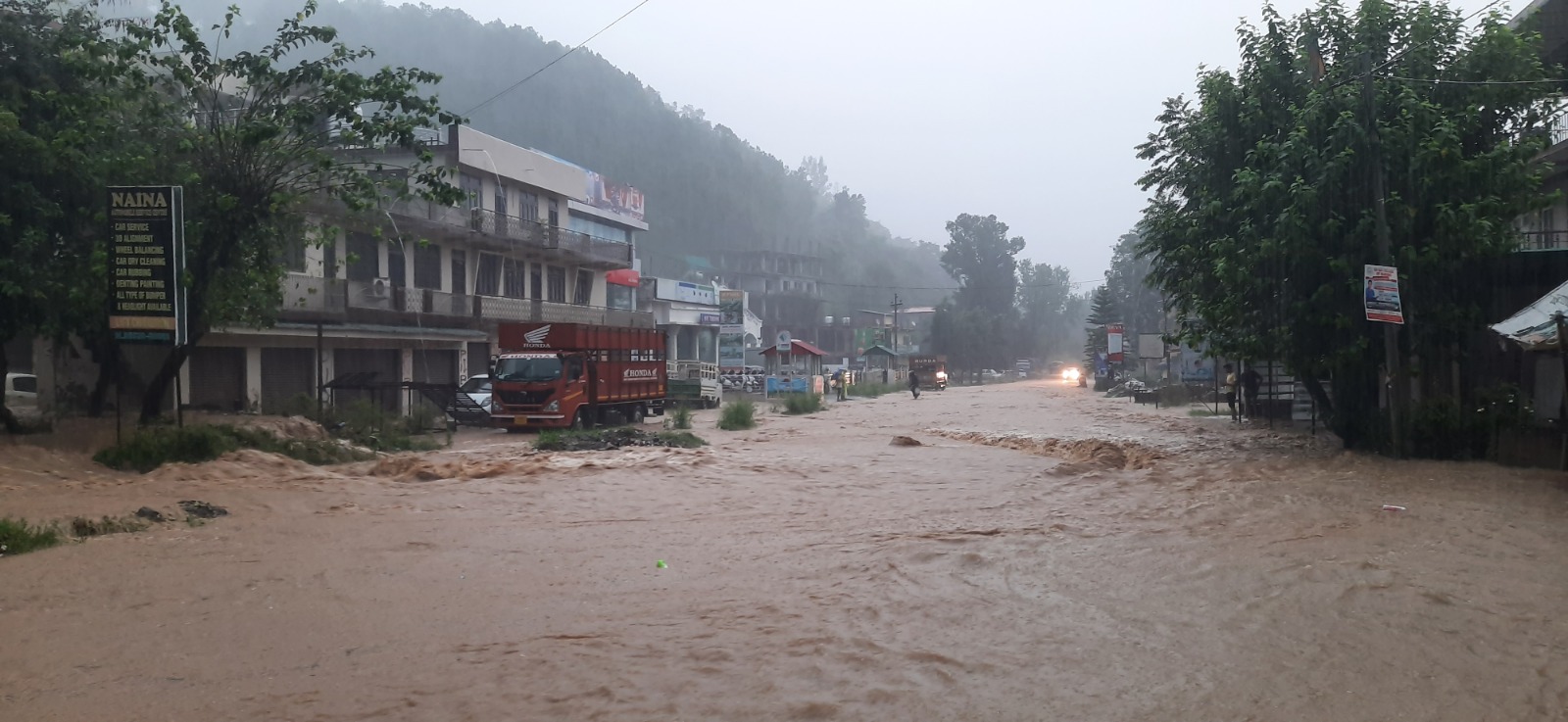 Himachal के मंडी में सात जगह फटा बादल, बल्ह घाटी में हर तरफ सिर्फ तबाही ...