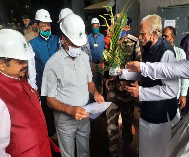 HEC Ranchi: उद्योग सचिव अरुण गोयल ने एचईसी का किया दौरा, भारी मशीनों को ...