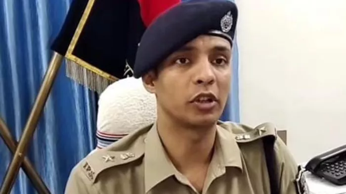Avdhesh Dixit IPS: कौन हैं गोपालगंज के नए एसपी अवधेश दीक्षित? नाम सुनते ...